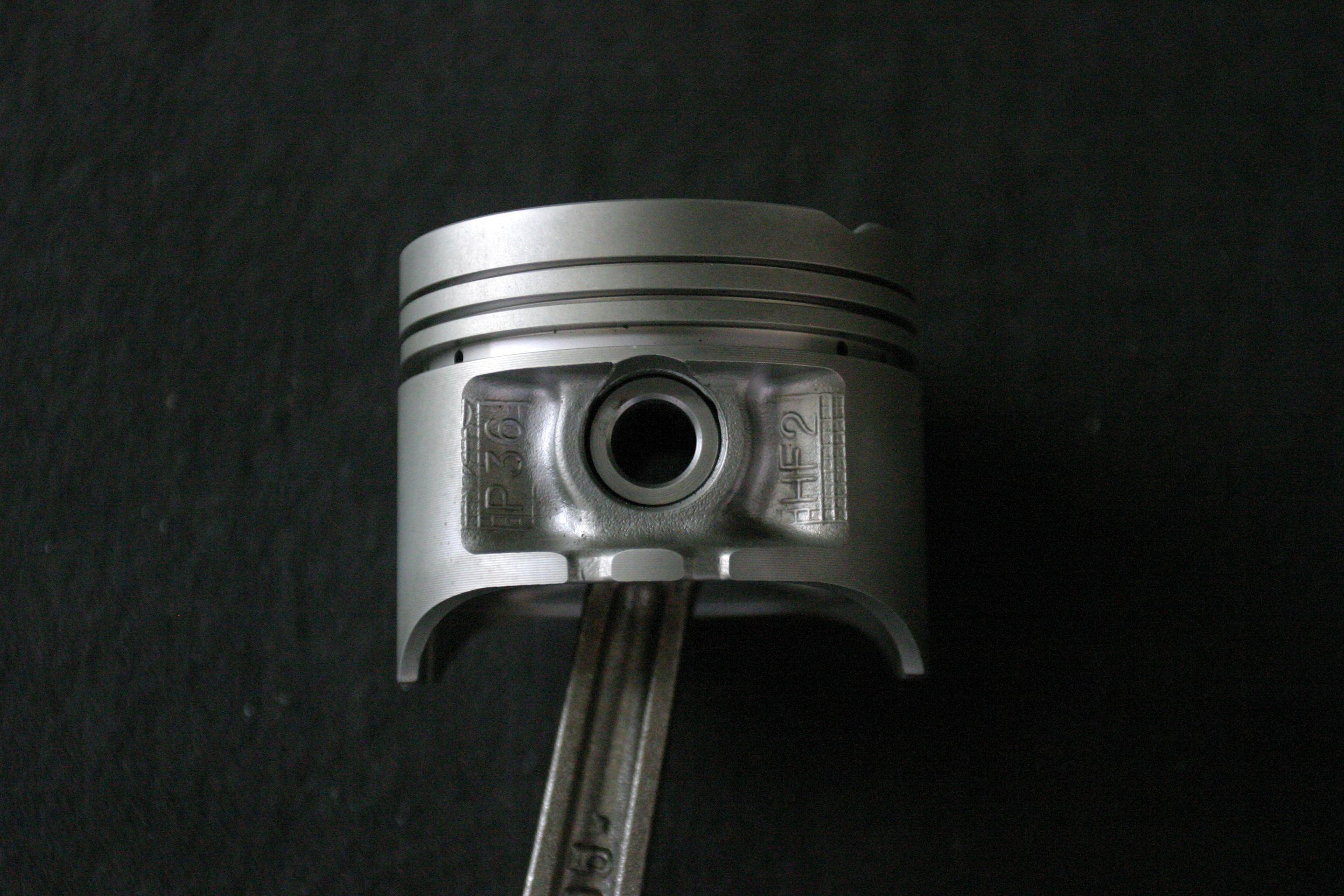 Piston Skirts: Engine Stability, Clearance & Durability – iNOUE BORING